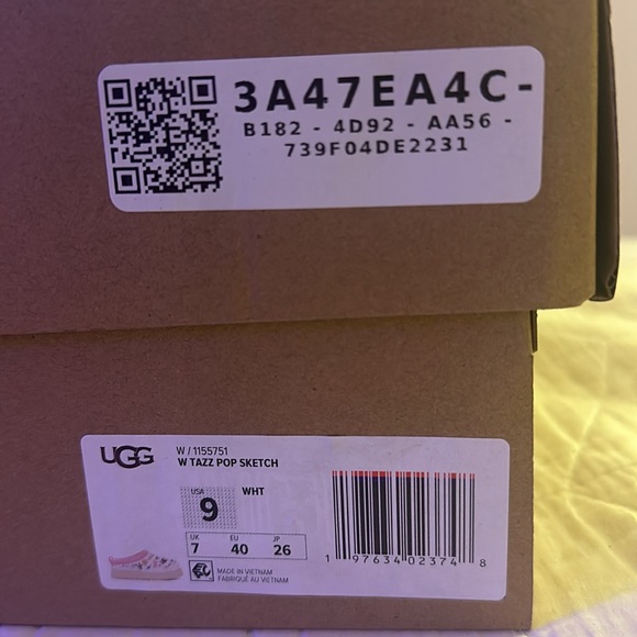 UGG | Shoes | Ugg Pink Tazz Slipper Humberto Cruz Pop Sketch Womens ...